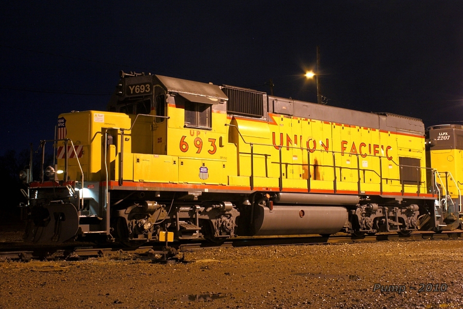 UPY 693 - EMD GP15-1